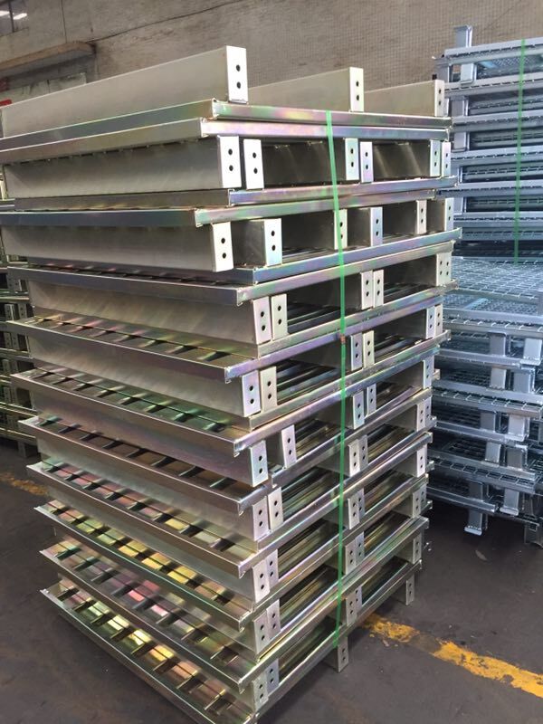 4- Way Entry Stackable Metal Pallets For Storage / Industrial Stackable ...